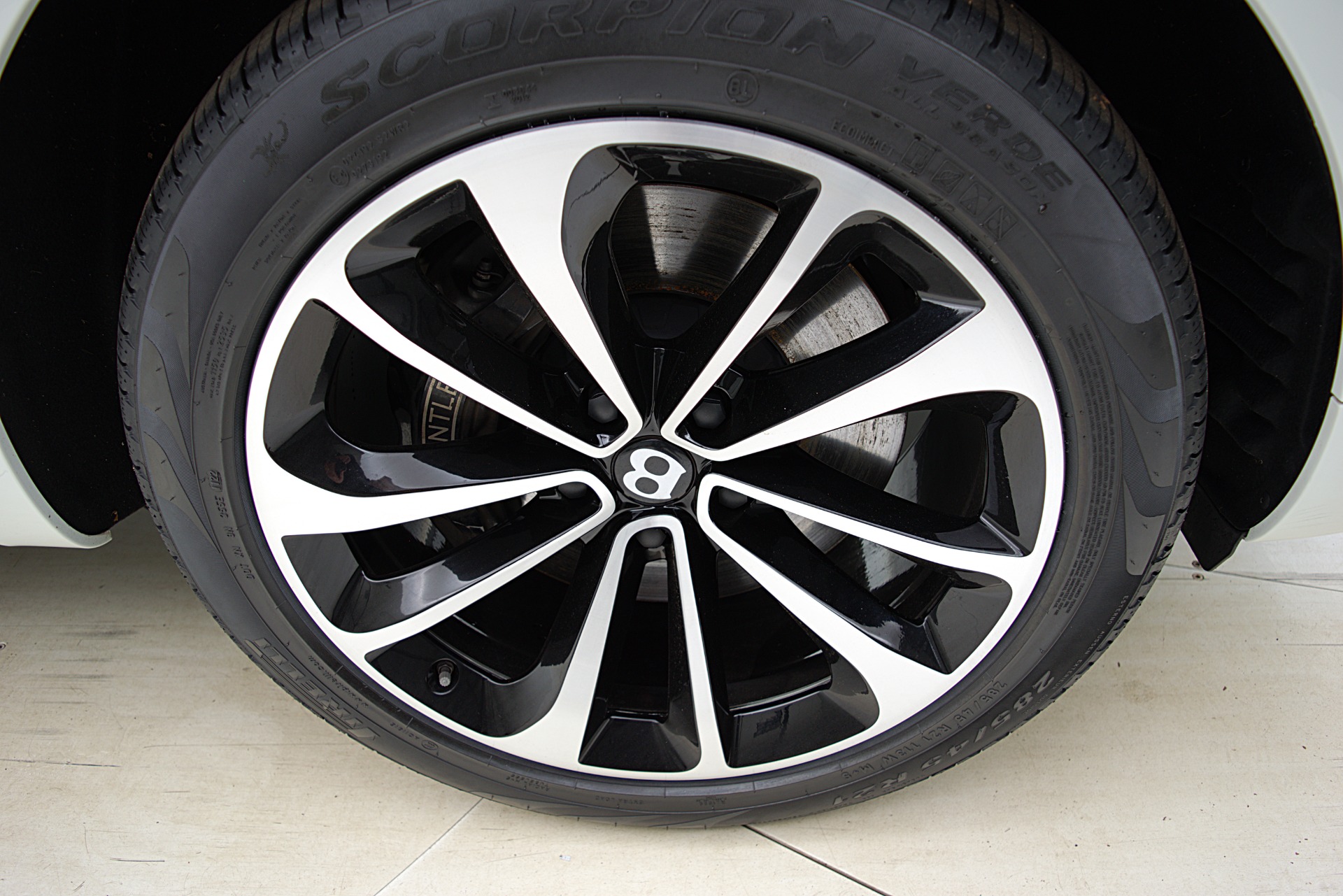 Used 2018 Bentley Bentayga W12 Signature AWD / LEASE OPTIONS AVAILABLE ...