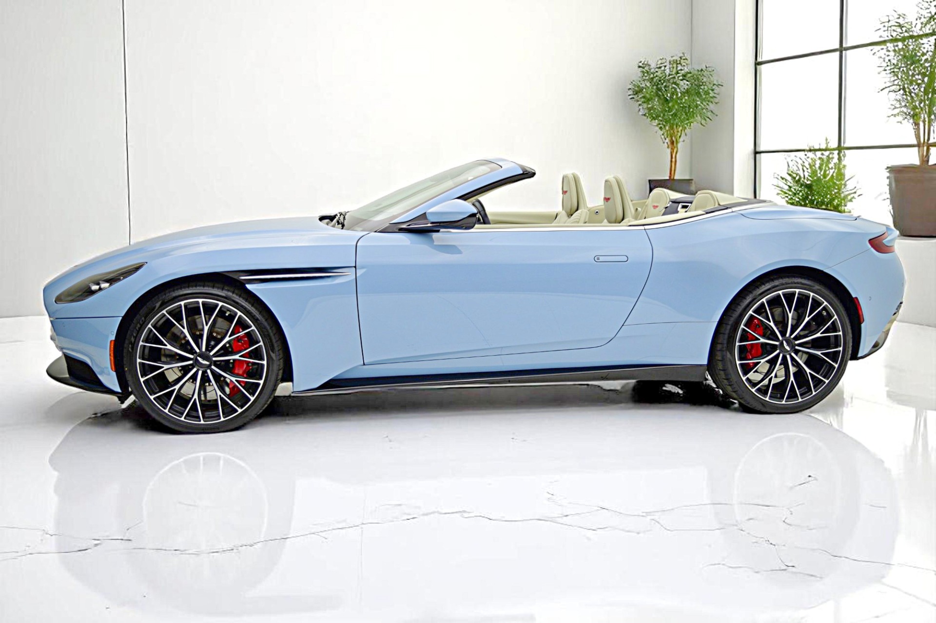 2023 Aston Martin Db11 Convertible