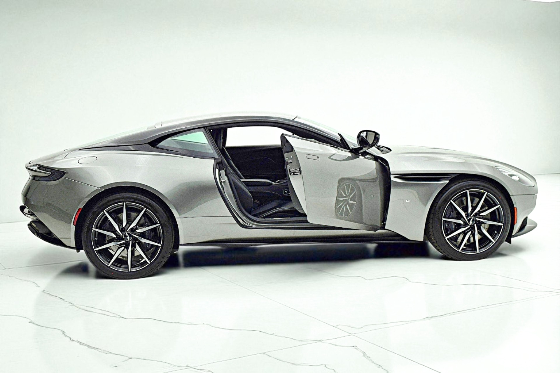 Used 2018 Aston Martin DB11 V12 For Sale ($114,000) | F.C. Kerbeck ...